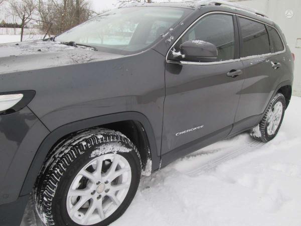 Melns Jeep Cherokee 2015 Kelmė, ar dzinēja tilpumu 1.96 L un nobraukumu 193 tūkst. km par 9950 €, foto 2 vietnē AUTOMOTO.COM.LV