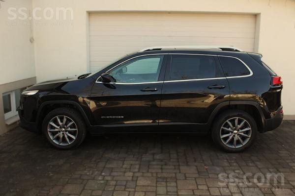 Black Jeep Cherokee 2015 in Riga, with an engine capacity of 2.00 L and mileage of 0 thousand km for 11990 €, photo 3 on AUTOMOTO.COM.LV