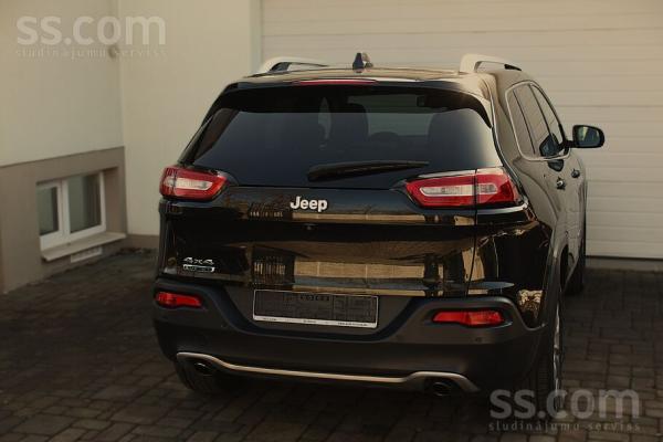 Black Jeep Cherokee 2015 in Riga, with an engine capacity of 2.00 L and mileage of 0 thousand km for 11990 €, photo 8 on AUTOMOTO.COM.LV