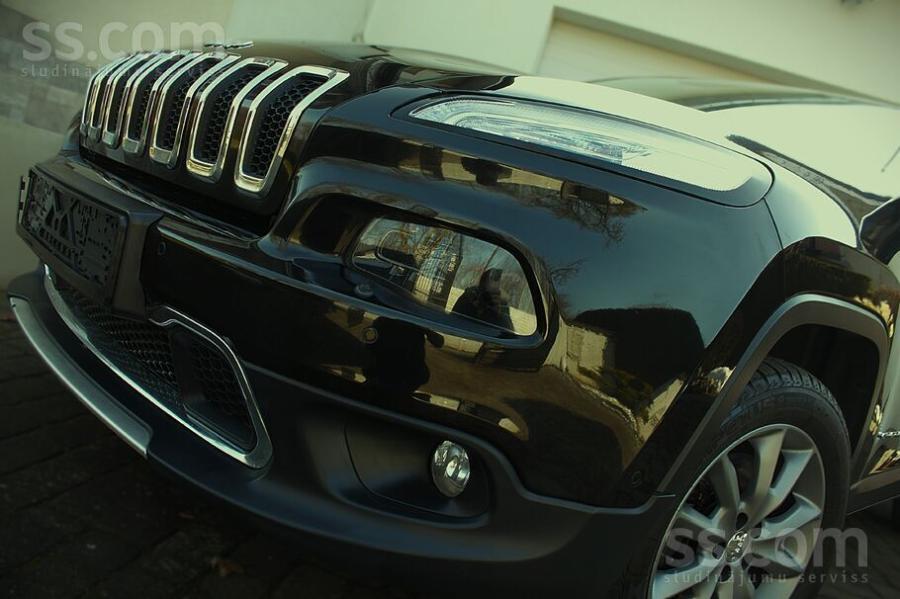 Black Jeep Cherokee 2015 in Riga, with an engine capacity of 2.00 L and mileage of 0 thousand km for 11990 €, photo 12 on AUTOMOTO.COM.LV