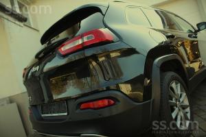 Black Jeep Cherokee 2015 in Riga, with an engine capacity of 2.00 L and mileage of 0 thousand km for 11990 €, photo 13 on AUTOMOTO.COM.LV