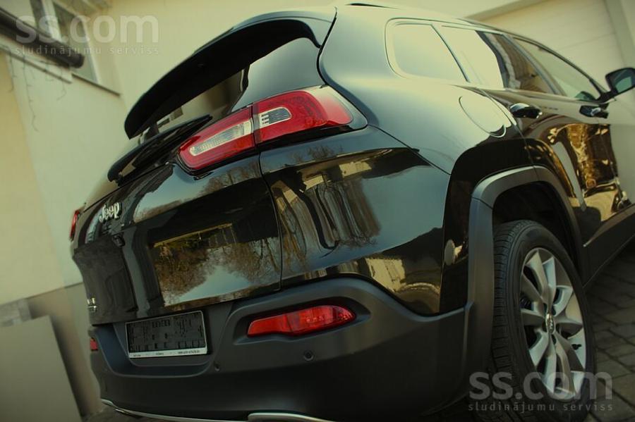 Black Jeep Cherokee 2015 in Riga, with an engine capacity of 2.00 L and mileage of 0 thousand km for 11990 €, photo 13 on AUTOMOTO.COM.LV