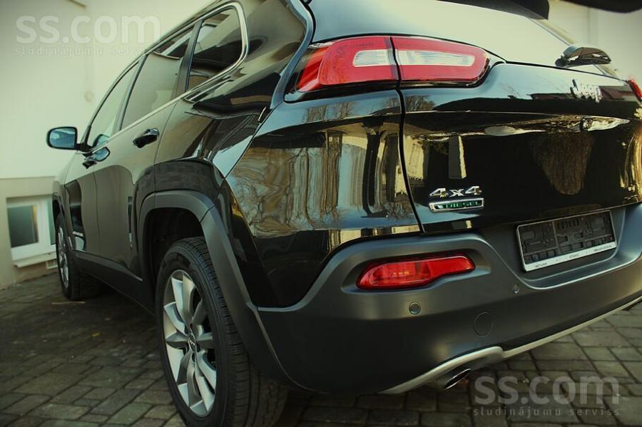 Black Jeep Cherokee 2015 in Riga, with an engine capacity of 2.00 L and mileage of 0 thousand km for 11990 €, photo 16 on AUTOMOTO.COM.LV