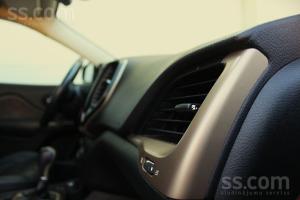 Black Jeep Cherokee 2015 in Riga, with an engine capacity of 2.00 L and mileage of 0 thousand km for 11990 €, photo 24 on AUTOMOTO.COM.LV