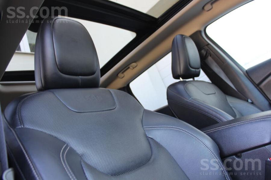 Black Jeep Cherokee 2015 in Riga, with an engine capacity of 2.00 L and mileage of 0 thousand km for 11990 €, photo 25 on AUTOMOTO.COM.LV