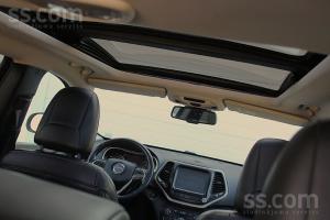 Black Jeep Cherokee 2015 in Riga, with an engine capacity of 2.00 L and mileage of 0 thousand km for 11990 €, photo 31 on AUTOMOTO.COM.LV