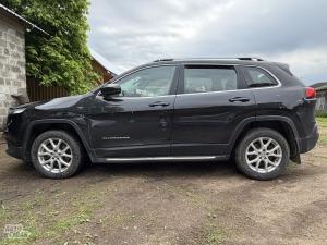 Melns Jeep Cherokee 2015 Ukmergė, ar dzinēja tilpumu 2.00 L un nobraukumu 186 tūkst. km par 3200 €, foto  vietnē AUTOMOTO.COM.LV