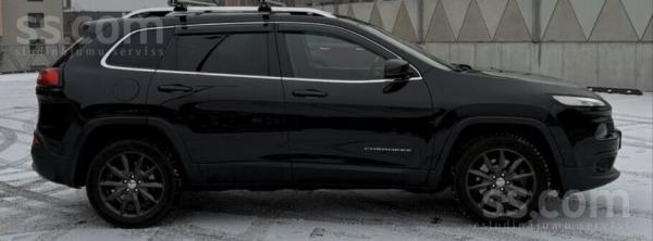 Black Jeep Cherokee 2015 in Daugavpils, with an engine capacity of 2.20 L and mileage of 210 thousand km for 7500 €, photo 9 on AUTOMOTO.COM.LV