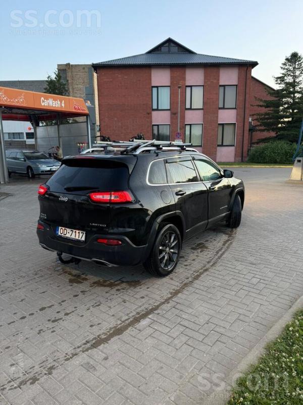 Melns Jeep Cherokee 2015 Daugavpils, ar dzinēja tilpumu 2.20 L un nobraukumu 210 tūkst. km par 7500 €, foto 2 vietnē AUTOMOTO.COM.LV