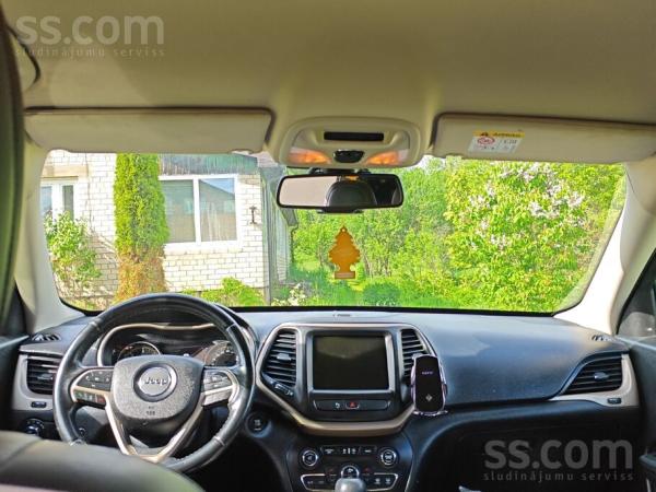 Melns Jeep Cherokee 2015 Daugavpils, ar dzinēja tilpumu 2.20 L un nobraukumu 210 tūkst. km par 7500 €, foto 3 vietnē AUTOMOTO.COM.LV