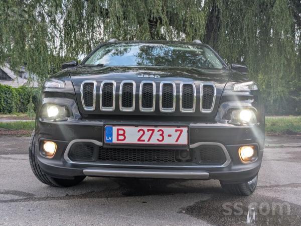 Melns Jeep Cherokee 2015 Rīga, ar dzinēja tilpumu 2.20 L un nobraukumu 247 tūkst. km par 10200 €, foto 1 vietnē AUTOMOTO.COM.LV