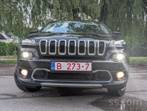 Black Jeep Cherokee 2015 in Riga, with an engine capacity of 2.20 L and mileage of 247 thousand km for 10200 €, photo  on AUTOMOTO.COM.LV