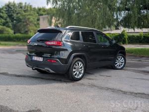Melns Jeep Cherokee 2015 Rīga, ar dzinēja tilpumu 2.20 L un nobraukumu 247 tūkst. km par 10200 €, foto 7 vietnē AUTOMOTO.COM.LV