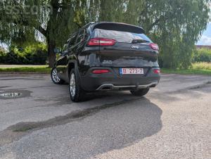 Melns Jeep Cherokee 2015 Rīga, ar dzinēja tilpumu 2.20 L un nobraukumu 247 tūkst. km par 10200 €, foto 8 vietnē AUTOMOTO.COM.LV