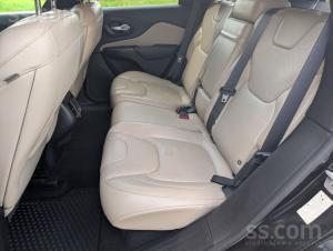 Melns Jeep Cherokee 2015 Rīga, ar dzinēja tilpumu 2.20 L un nobraukumu 247 tūkst. km par 10200 €, foto 16 vietnē AUTOMOTO.COM.LV