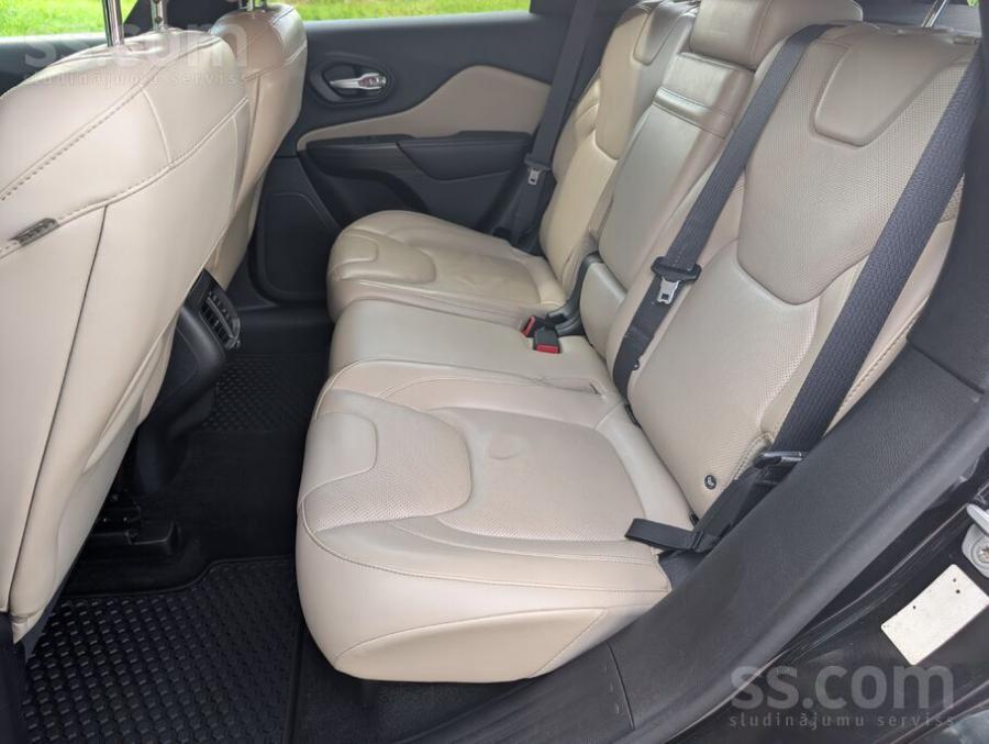 Melns Jeep Cherokee 2015 Rīga, ar dzinēja tilpumu 2.20 L un nobraukumu 247 tūkst. km par 10200 €, foto 16 vietnē AUTOMOTO.COM.LV