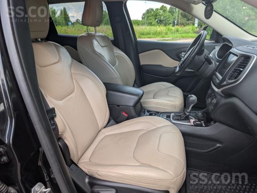 Melns Jeep Cherokee 2015 Rīga, ar dzinēja tilpumu 2.20 L un nobraukumu 247 tūkst. km par 10200 €, foto 19 vietnē AUTOMOTO.COM.LV