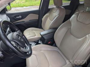 Melns Jeep Cherokee 2015 Rīga, ar dzinēja tilpumu 2.20 L un nobraukumu 247 tūkst. km par 10200 €, foto 20 vietnē AUTOMOTO.COM.LV