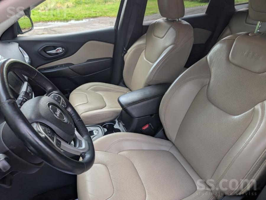 Melns Jeep Cherokee 2015 Rīga, ar dzinēja tilpumu 2.20 L un nobraukumu 247 tūkst. km par 10200 €, foto 20 vietnē AUTOMOTO.COM.LV