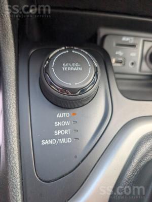 Melns Jeep Cherokee 2015 Rīga, ar dzinēja tilpumu 2.20 L un nobraukumu 247 tūkst. km par 10200 €, foto 24 vietnē AUTOMOTO.COM.LV