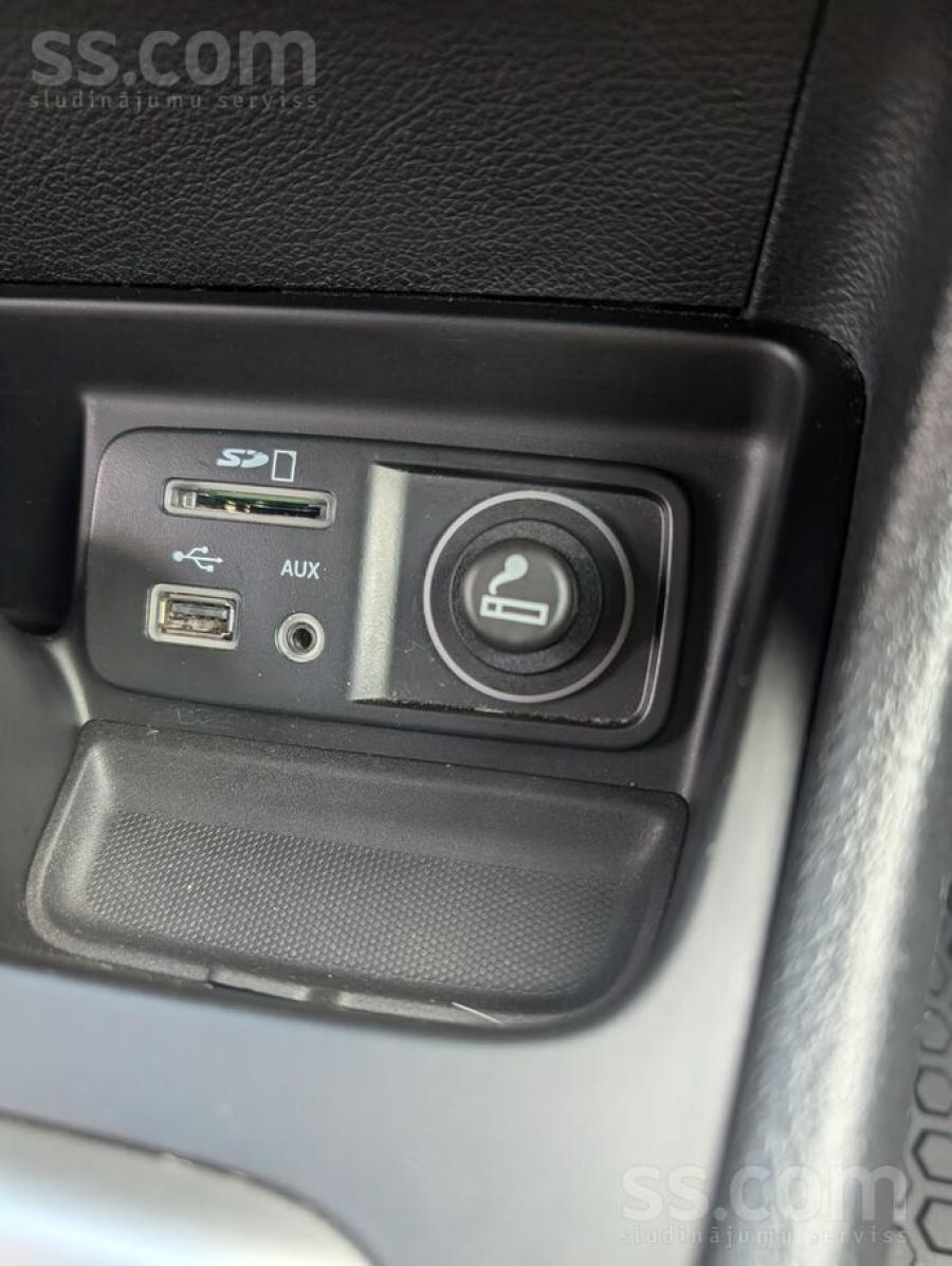 Melns Jeep Cherokee 2015 Rīga, ar dzinēja tilpumu 2.20 L un nobraukumu 247 tūkst. km par 10200 €, foto 25 vietnē AUTOMOTO.COM.LV