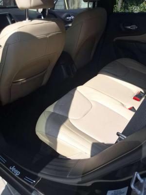 Black Jeep Cherokee 2015 in Kaunas, with an engine capacity of 2.18 L and mileage of 168 thousand km for 12700 €, photo 12 on AUTOMOTO.COM.LV