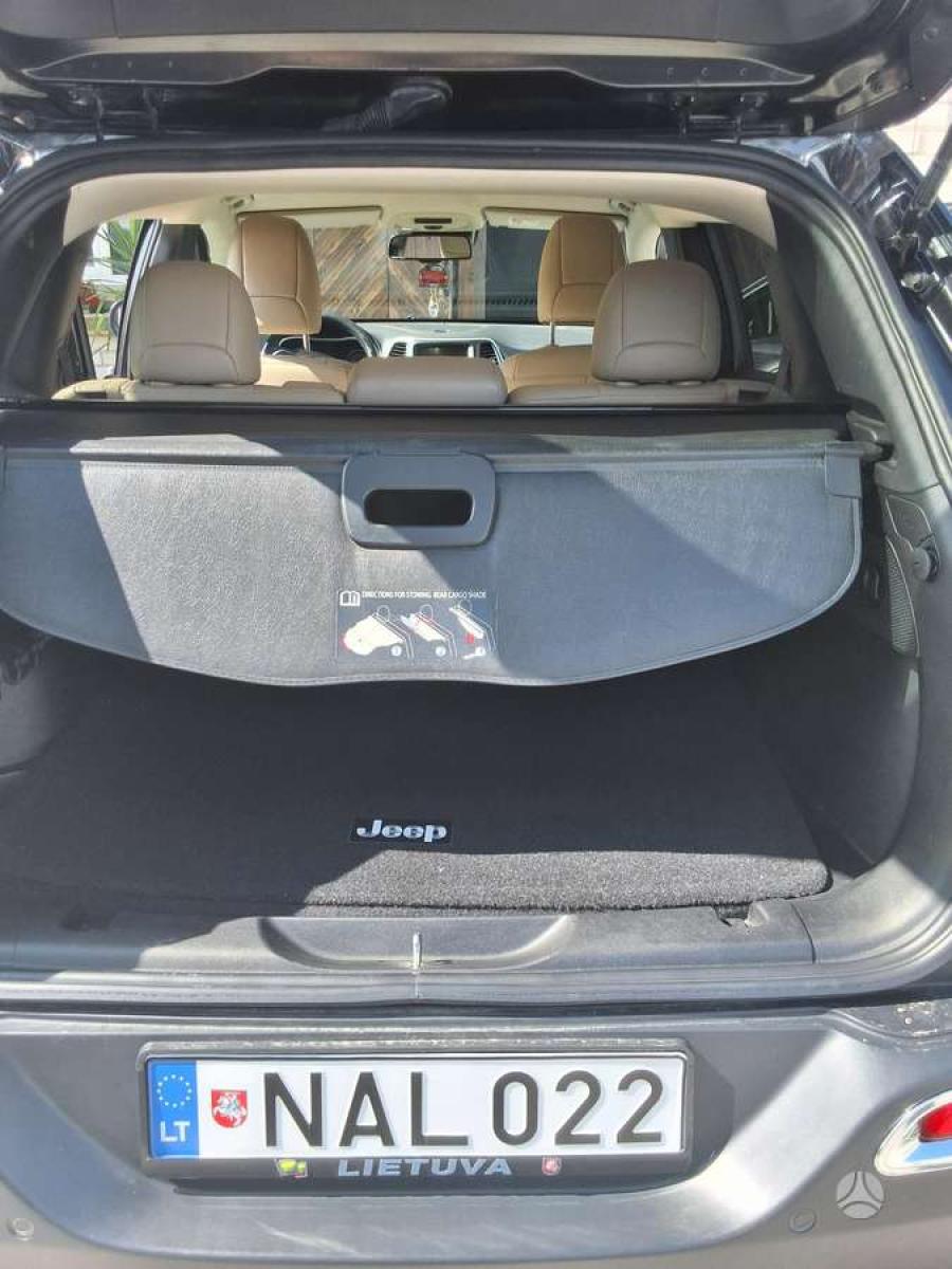Black Jeep Cherokee 2015 in Kaunas, with an engine capacity of 2.18 L and mileage of 168 thousand km for 12700 €, photo 13 on AUTOMOTO.COM.LV