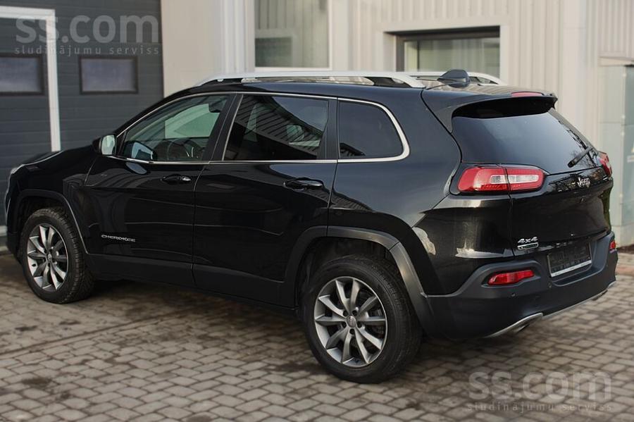 Black Jeep Cherokee 2015 in Riga, with an engine capacity of 2.00 L and mileage of 0 thousand km for 11950 €, photo 5 on AUTOMOTO.COM.LV