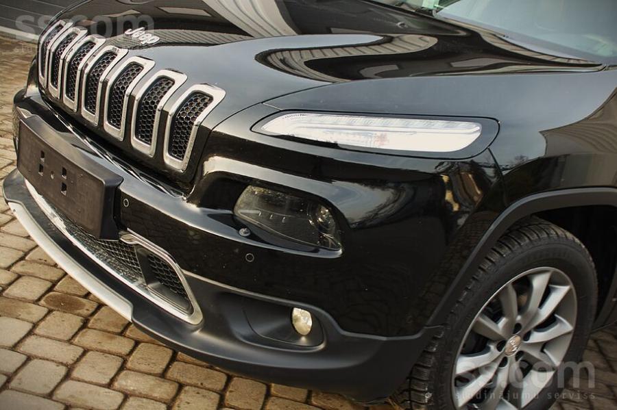 Black Jeep Cherokee 2015 in Riga, with an engine capacity of 2.00 L and mileage of 0 thousand km for 11950 €, photo 12 on AUTOMOTO.COM.LV