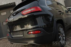 Black Jeep Cherokee 2015 in Riga, with an engine capacity of 2.00 L and mileage of 0 thousand km for 11950 €, photo 13 on AUTOMOTO.COM.LV
