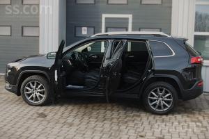 Black Jeep Cherokee 2015 in Riga, with an engine capacity of 2.00 L and mileage of 0 thousand km for 11950 €, photo 14 on AUTOMOTO.COM.LV