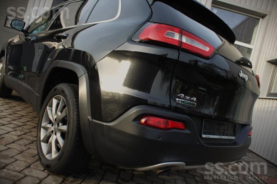 Black Jeep Cherokee 2015 in Riga, with an engine capacity of 2.00 L and mileage of 0 thousand km for 11950 €, photo 16 on AUTOMOTO.COM.LV