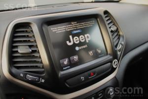 Black Jeep Cherokee 2015 in Riga, with an engine capacity of 2.00 L and mileage of 0 thousand km for 11950 €, photo 22 on AUTOMOTO.COM.LV