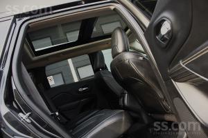 Black Jeep Cherokee 2015 in Riga, with an engine capacity of 2.00 L and mileage of 0 thousand km for 11950 €, photo 28 on AUTOMOTO.COM.LV