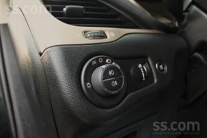 Black Jeep Cherokee 2015 in Riga, with an engine capacity of 2.00 L and mileage of 0 thousand km for 11950 €, photo 31 on AUTOMOTO.COM.LV