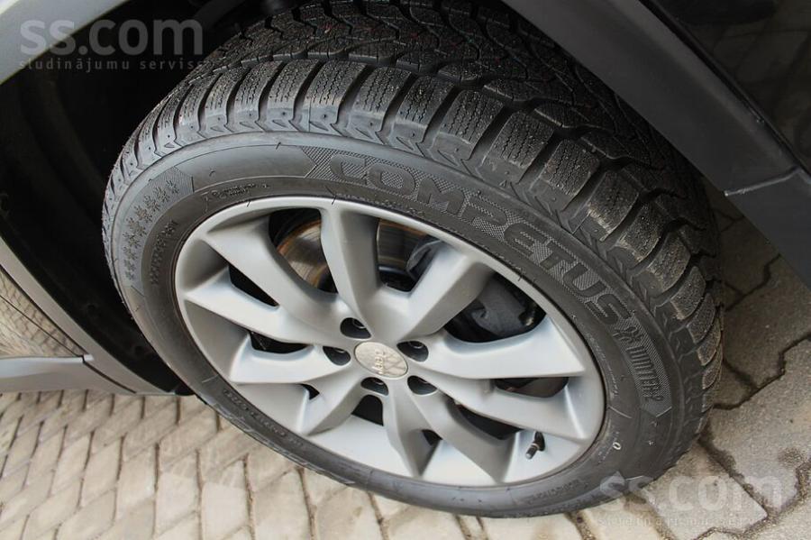 Black Jeep Cherokee 2015 in Riga, with an engine capacity of 2.00 L and mileage of 0 thousand km for 11950 €, photo 34 on AUTOMOTO.COM.LV