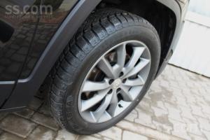 Black Jeep Cherokee 2015 in Riga, with an engine capacity of 2.00 L and mileage of 0 thousand km for 11950 €, photo 35 on AUTOMOTO.COM.LV