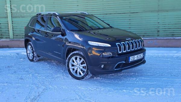 Black Jeep Cherokee 2016 in Riga, with an engine capacity of 2.20 L and mileage of 194 thousand km for 11400 €, photo 1 on AUTOMOTO.COM.LV