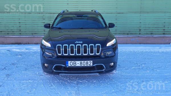 Black Jeep Cherokee 2016 in Riga, with an engine capacity of 2.20 L and mileage of 194 thousand km for 11400 €, photo 2 on AUTOMOTO.COM.LV