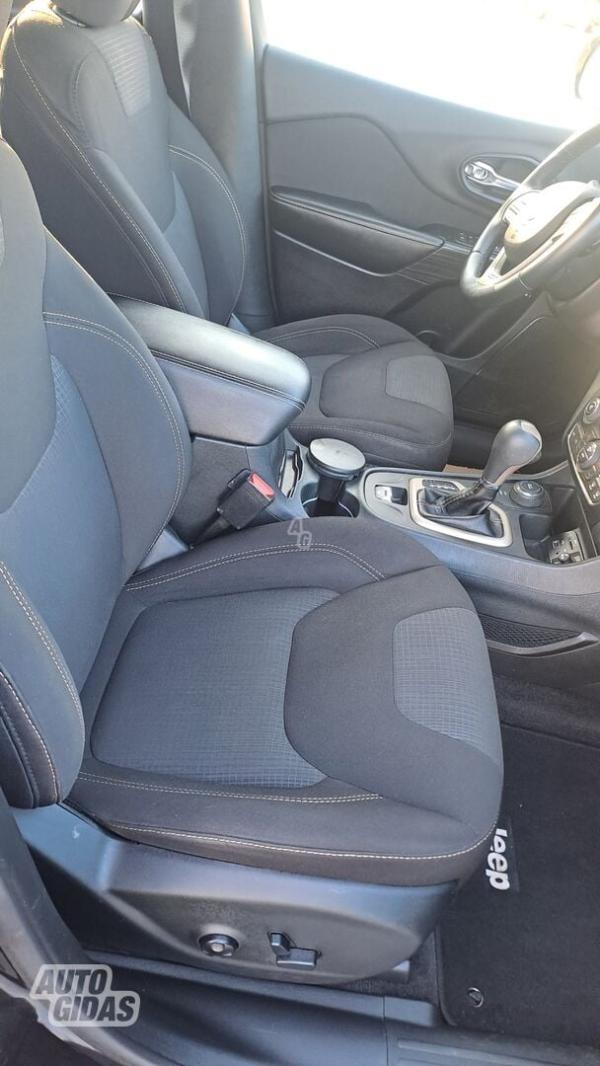 Melns Jeep Cherokee 2016 Viļņa, ar dzinēja tilpumu 2.00 L un nobraukumu 258 tūkst. km par 8500 €, foto 11 vietnē AUTOMOTO.COM.LV