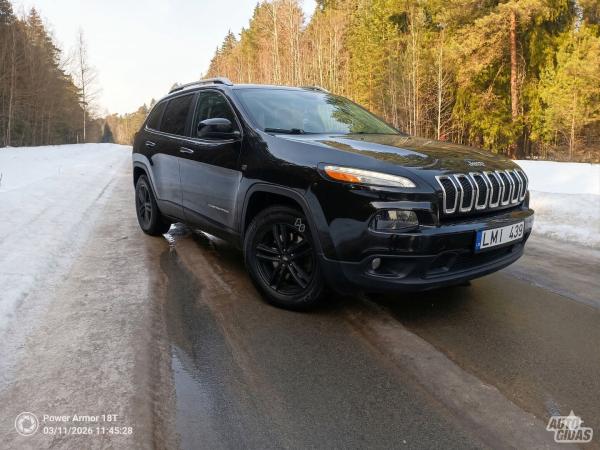 Black Jeep Cherokee 2016 in Mazeikiai, with an engine capacity of 2.40 L and mileage of 167 thousand km for 8450 €, photo 5 on AUTOMOTO.COM.LV