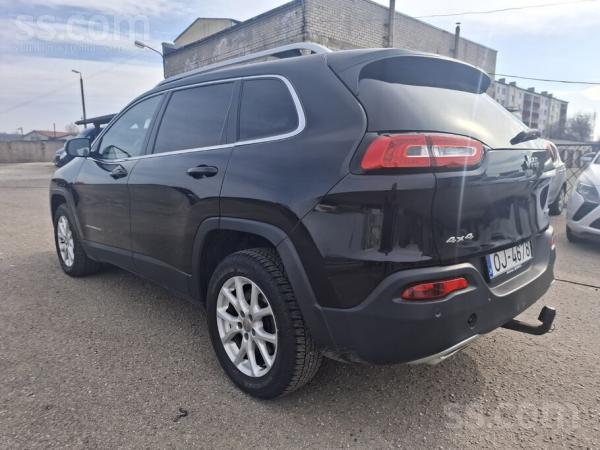 Melns Jeep Cherokee 2016 Talsi, ar dzinēja tilpumu 2.20 L un nobraukumu 230 tūkst. km par 10500 €, foto 4 vietnē AUTOMOTO.COM.LV