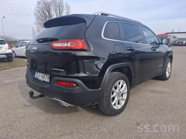 Melns Jeep Cherokee 2016 Talsi, ar dzinēja tilpumu 2.20 L un nobraukumu 230 tūkst. km par 10500 €, foto 5 vietnē AUTOMOTO.COM.LV