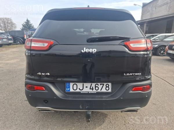 Melns Jeep Cherokee 2016 Talsi, ar dzinēja tilpumu 2.20 L un nobraukumu 230 tūkst. km par 10500 €, foto 6 vietnē AUTOMOTO.COM.LV