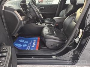 Melns Jeep Cherokee 2016 Talsi, ar dzinēja tilpumu 2.20 L un nobraukumu 230 tūkst. km par 10500 €, foto 9 vietnē AUTOMOTO.COM.LV