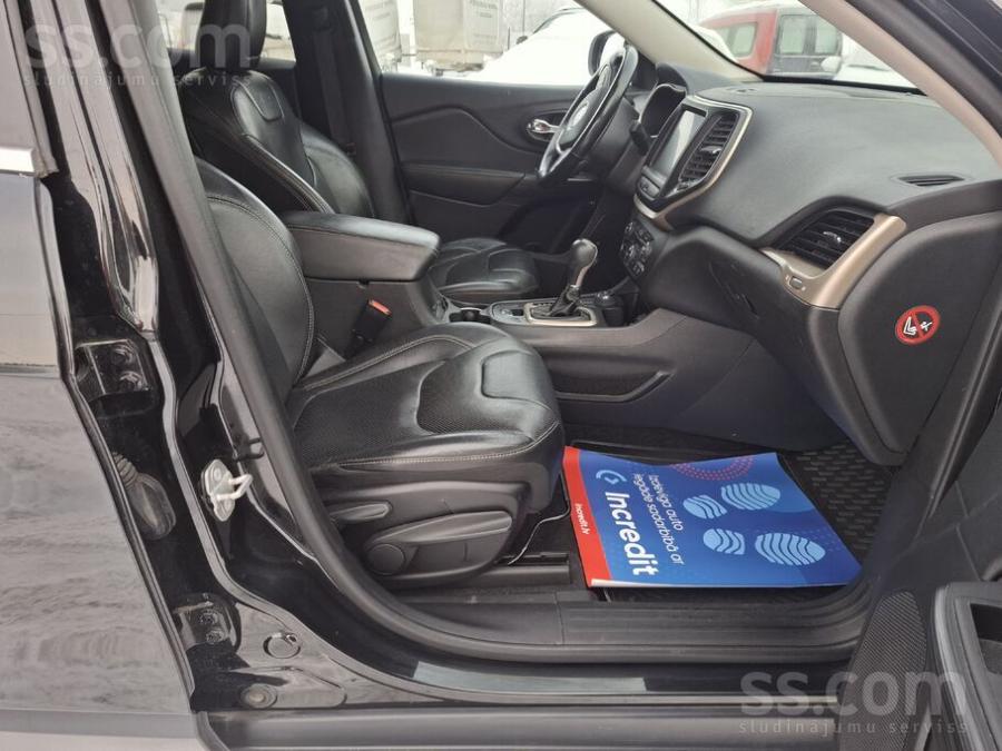 Melns Jeep Cherokee 2016 Talsi, ar dzinēja tilpumu 2.20 L un nobraukumu 230 tūkst. km par 10500 €, foto 12 vietnē AUTOMOTO.COM.LV