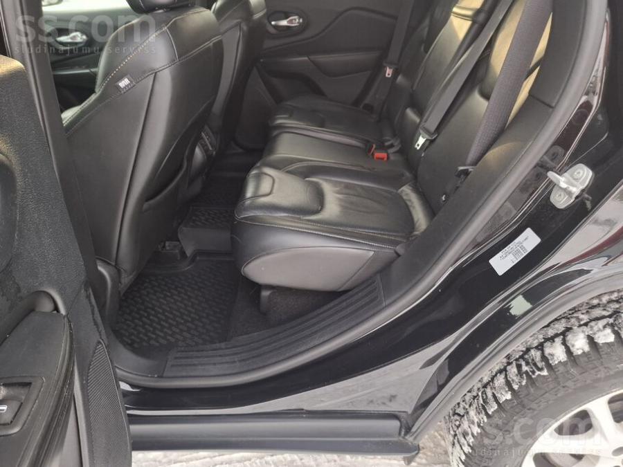 Melns Jeep Cherokee 2016 Talsi, ar dzinēja tilpumu 2.20 L un nobraukumu 230 tūkst. km par 10500 €, foto 16 vietnē AUTOMOTO.COM.LV