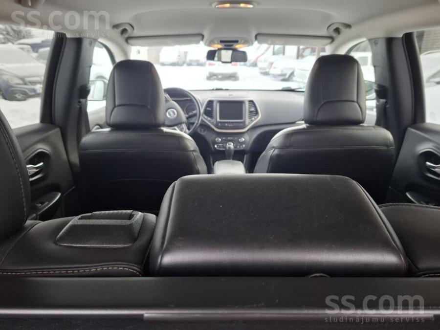 Melns Jeep Cherokee 2016 Talsi, ar dzinēja tilpumu 2.20 L un nobraukumu 230 tūkst. km par 10500 €, foto 19 vietnē AUTOMOTO.COM.LV