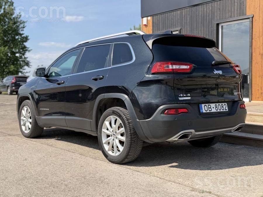 Melns Jeep Cherokee 2016 Rīga, ar dzinēja tilpumu 2.20 L un nobraukumu 194 tūkst. km par 10950 €, foto 5 vietnē AUTOMOTO.COM.LV