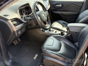 Melns Jeep Cherokee 2016 Rīga, ar dzinēja tilpumu 2.20 L un nobraukumu 194 tūkst. km par 10950 €, foto 10 vietnē AUTOMOTO.COM.LV